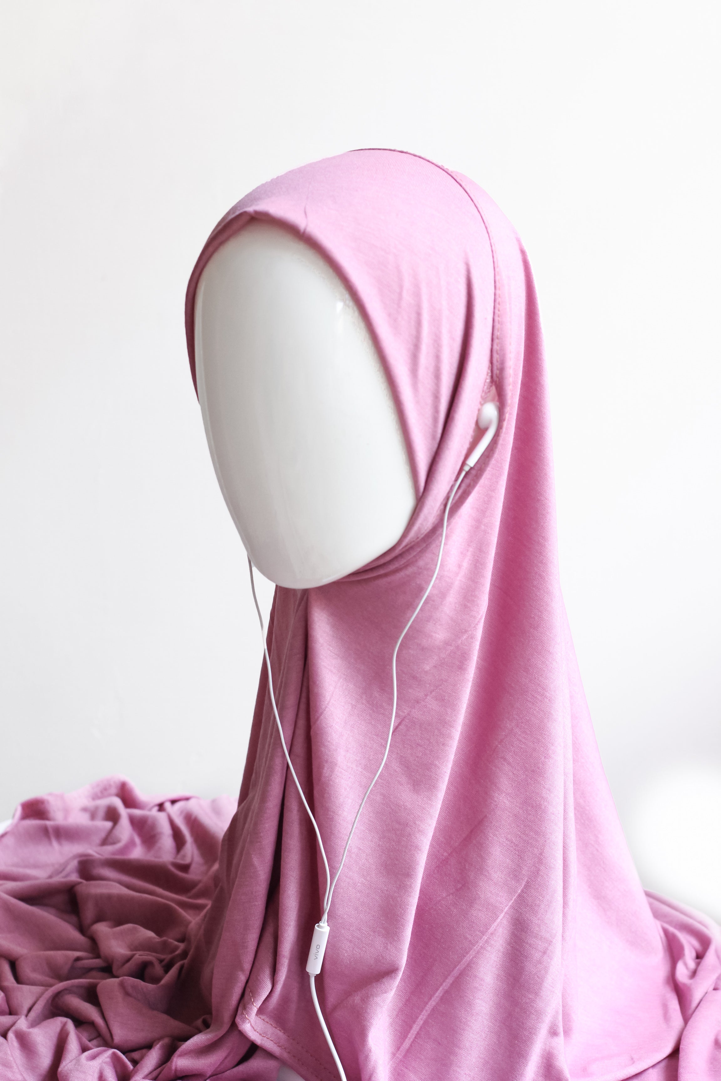 Access Instant Jersey Hijab - Rosy – The Women Zone - A Hijab & Abaya Brand