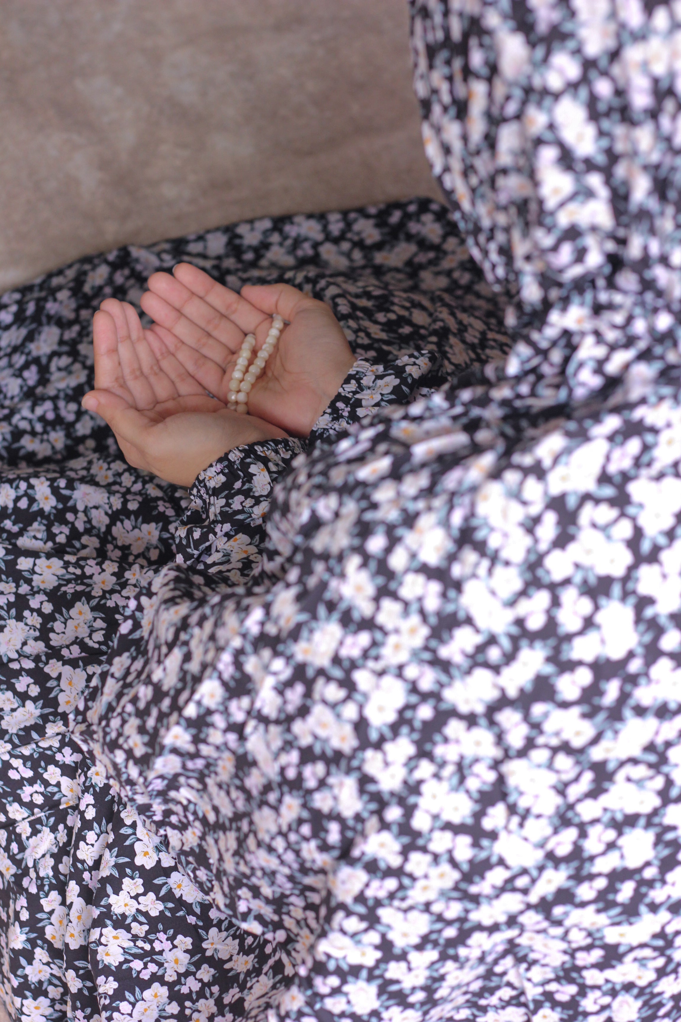 Namaz Chadar With Sleeves - Meera – The Women Zone - A Hijab & Abaya Brand