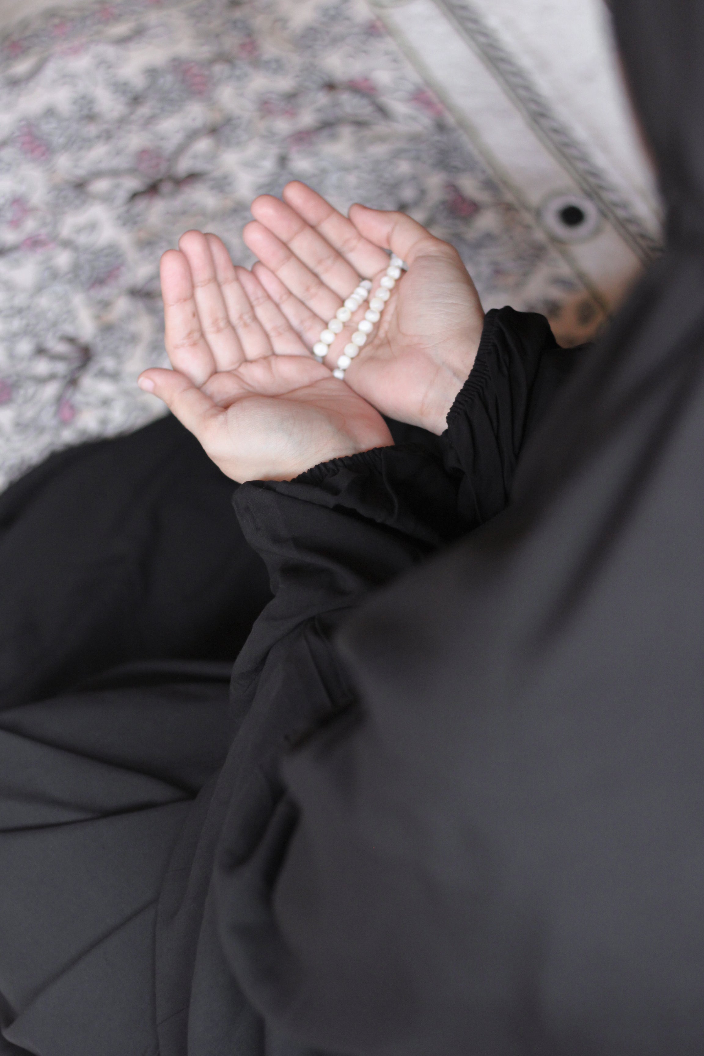 Namaz Chadar With Sleeves - Plain Black – The Women Zone - A Hijab ...