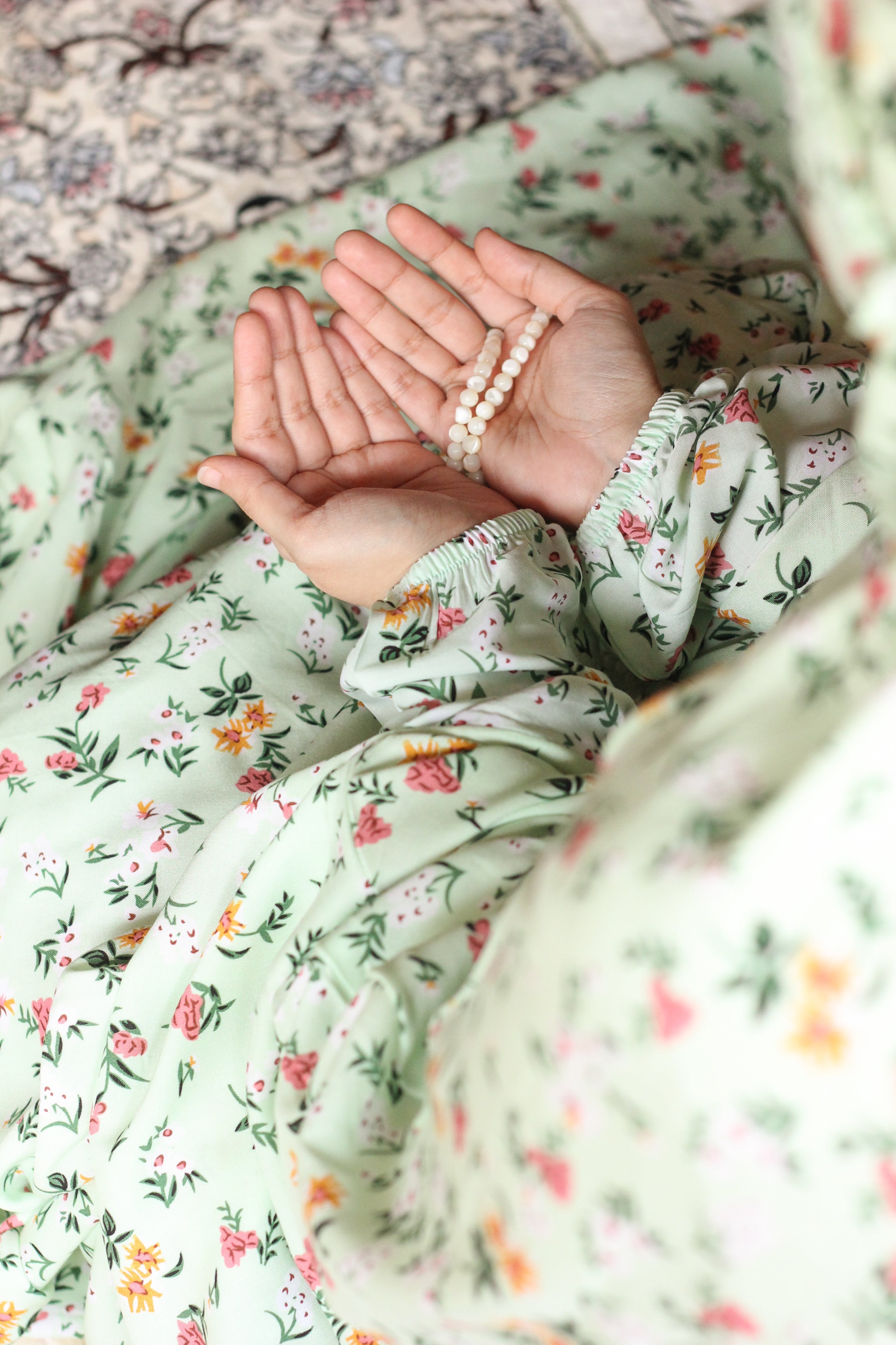Long Namaz Chadar With Sleeves - Sadia – The Women Zone - A Hijab ...