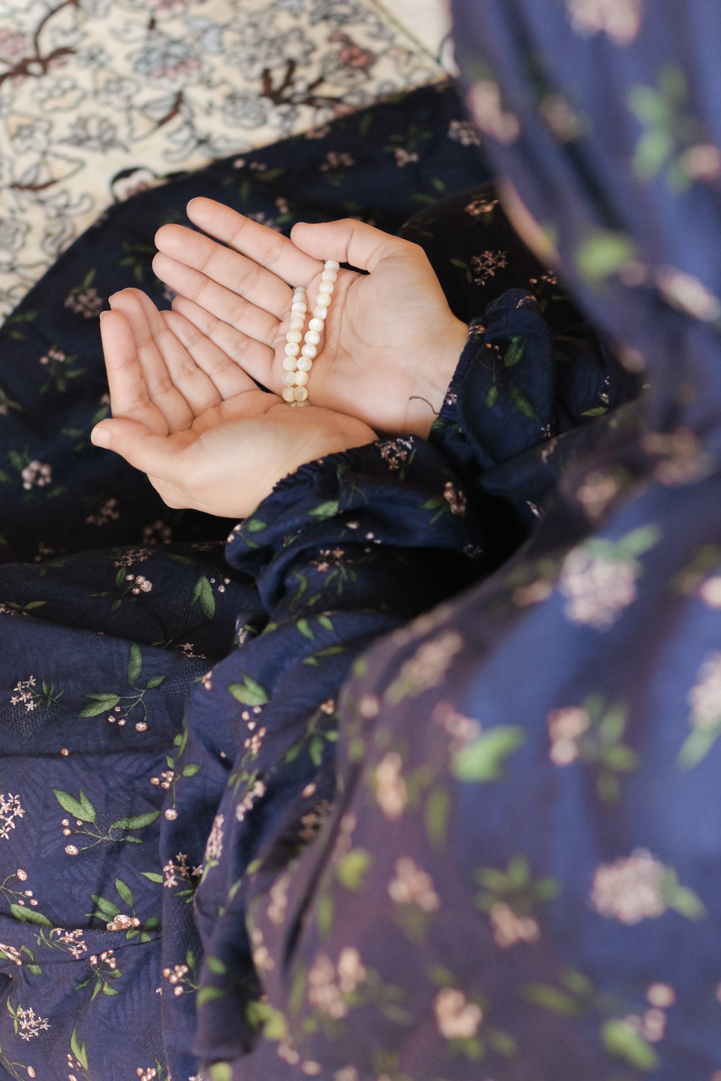 Namaz Chadar With Sleeves - Kiran – The Women Zone - A Hijab & Abaya Brand