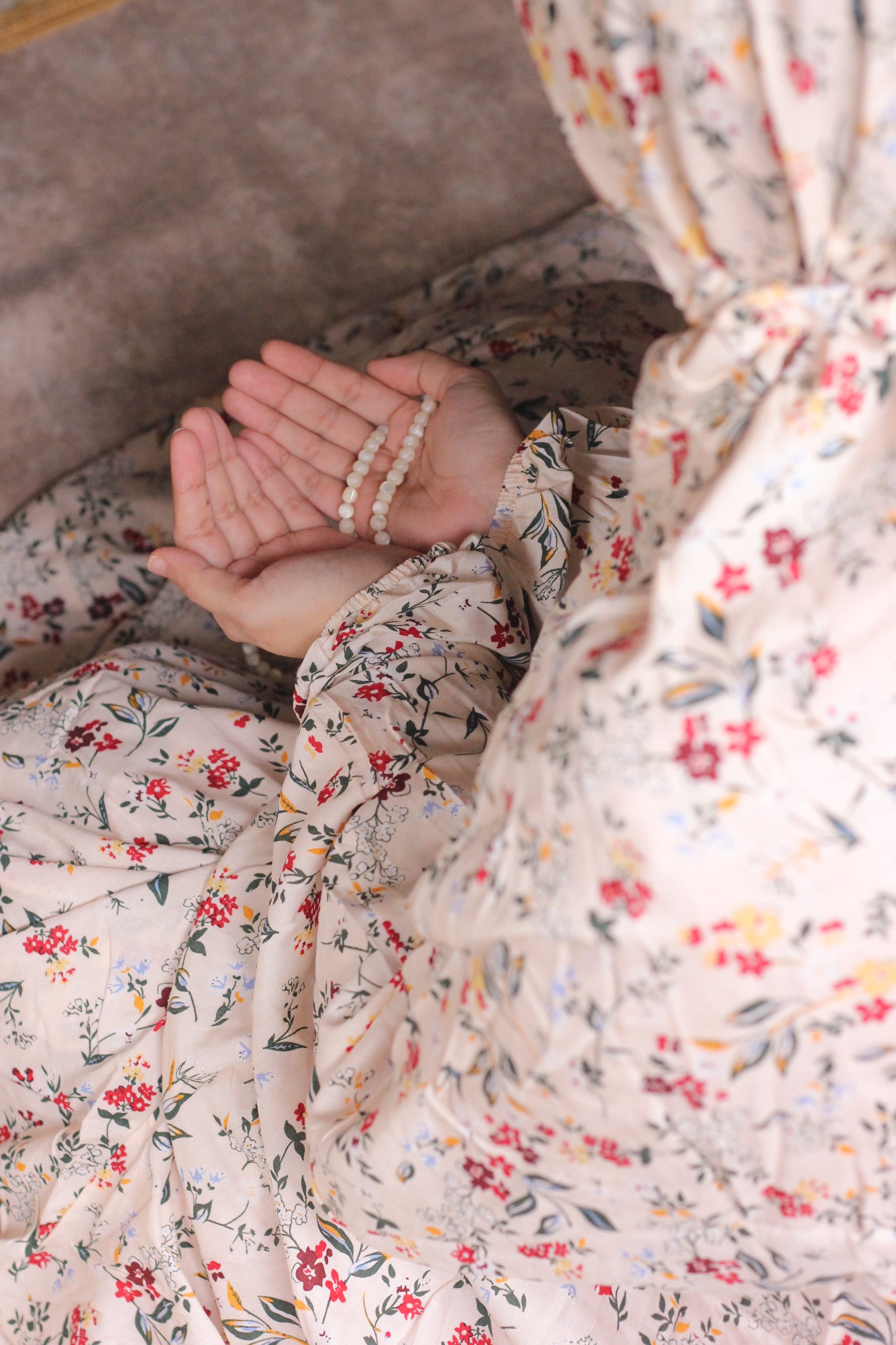 Namaz Chadar With Sleeves - Ramla – The Women Zone - A Hijab & Abaya Brand