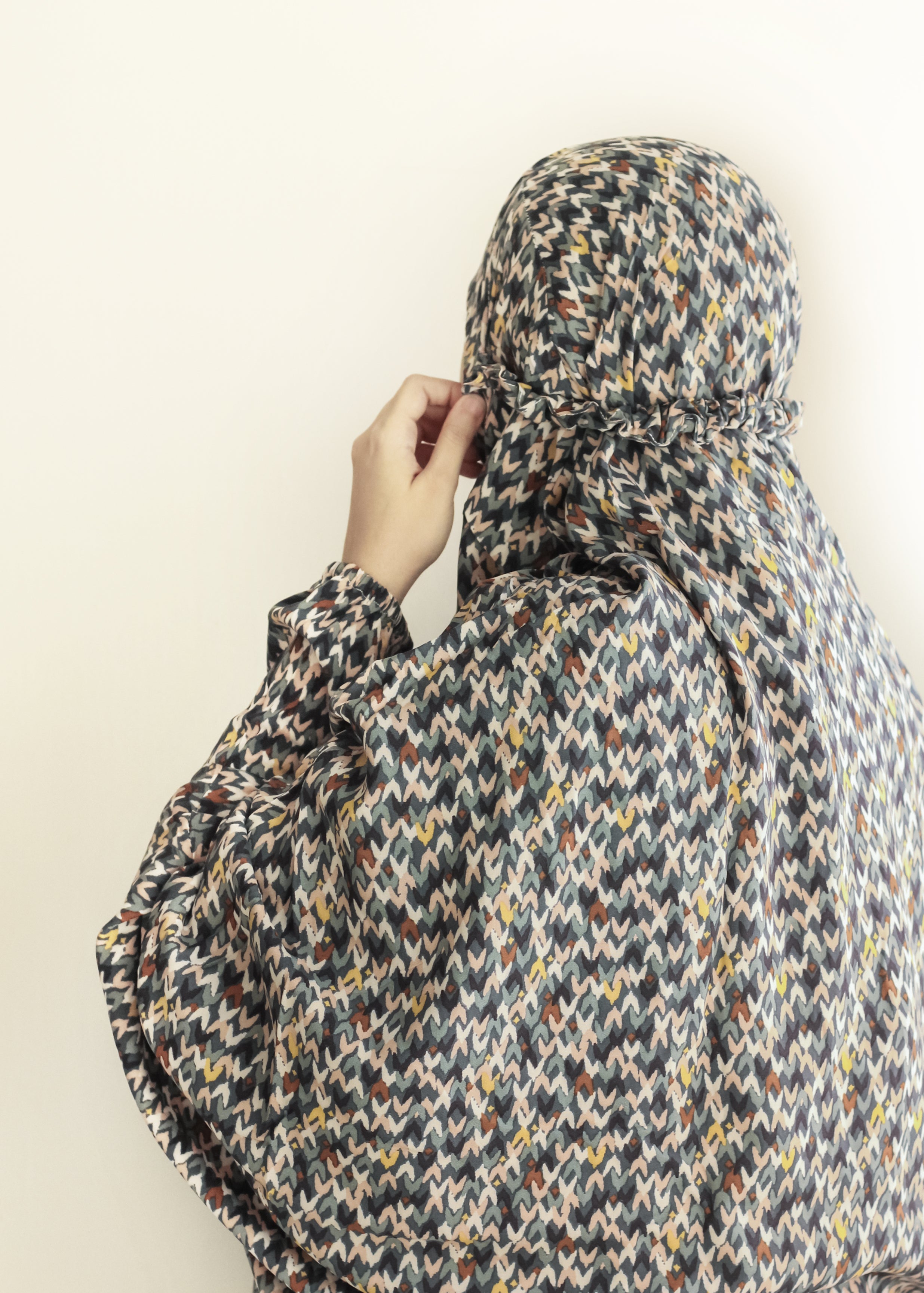 Namaz Chadar With Sleeves - Zaynah – The Women Zone - A Hijab & Abaya Brand