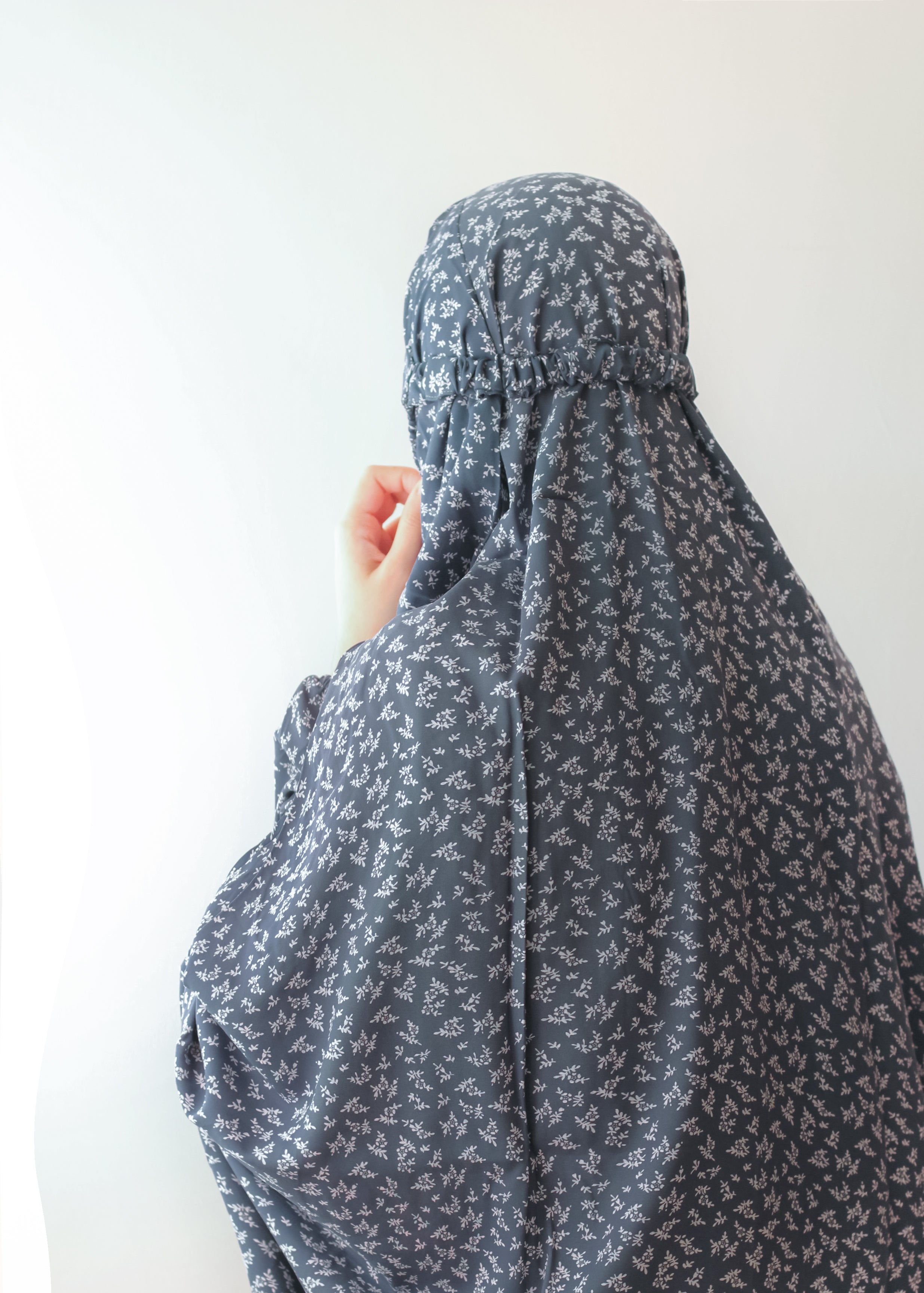 Namaz Chadar With Sleeves - Emaan – The Women Zone - A Hijab & Abaya Brand